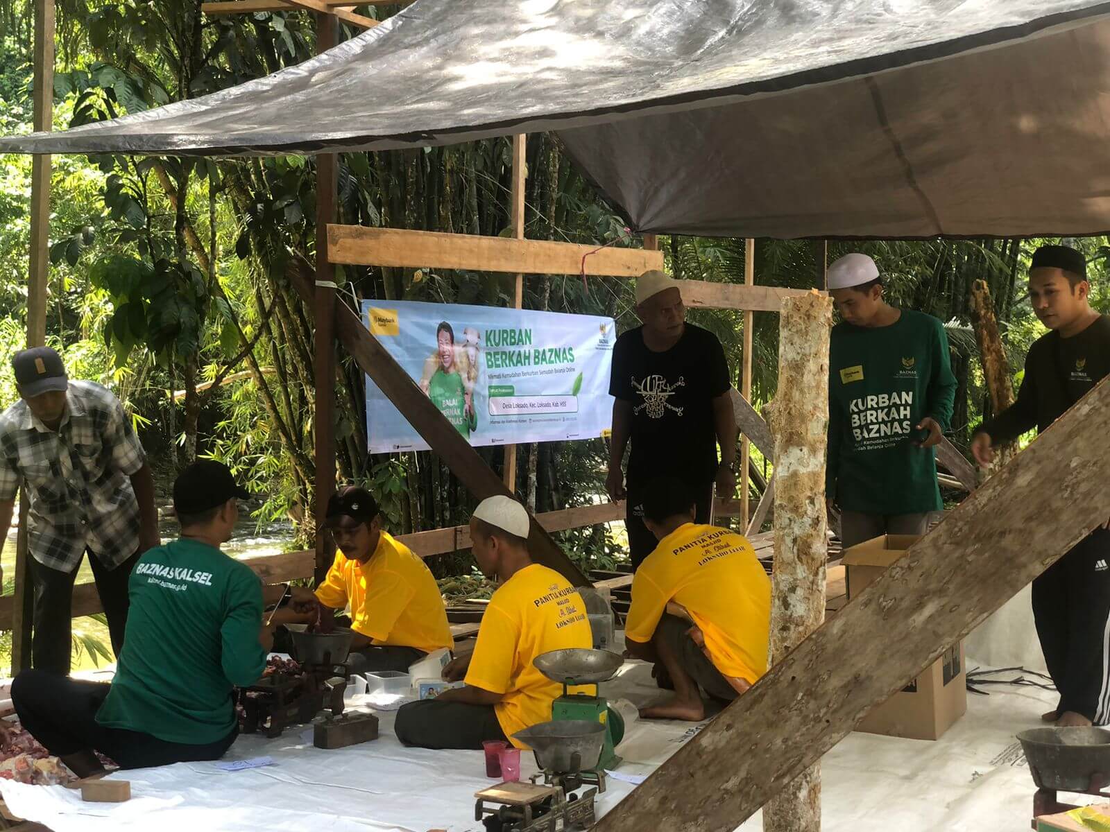 Unit Usaha Syariah Maybank Indonesia Salurkan Bantuan Kurban di seluruh ...
